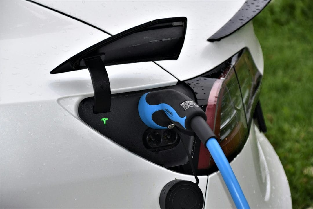 Tesla Redwood à 23 000 euros : Stratégie audacieuse ou mirage ...